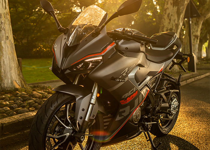 QJMOTOR SRK 250 RS: Moto Deportiva | Rendimiento y Estilo